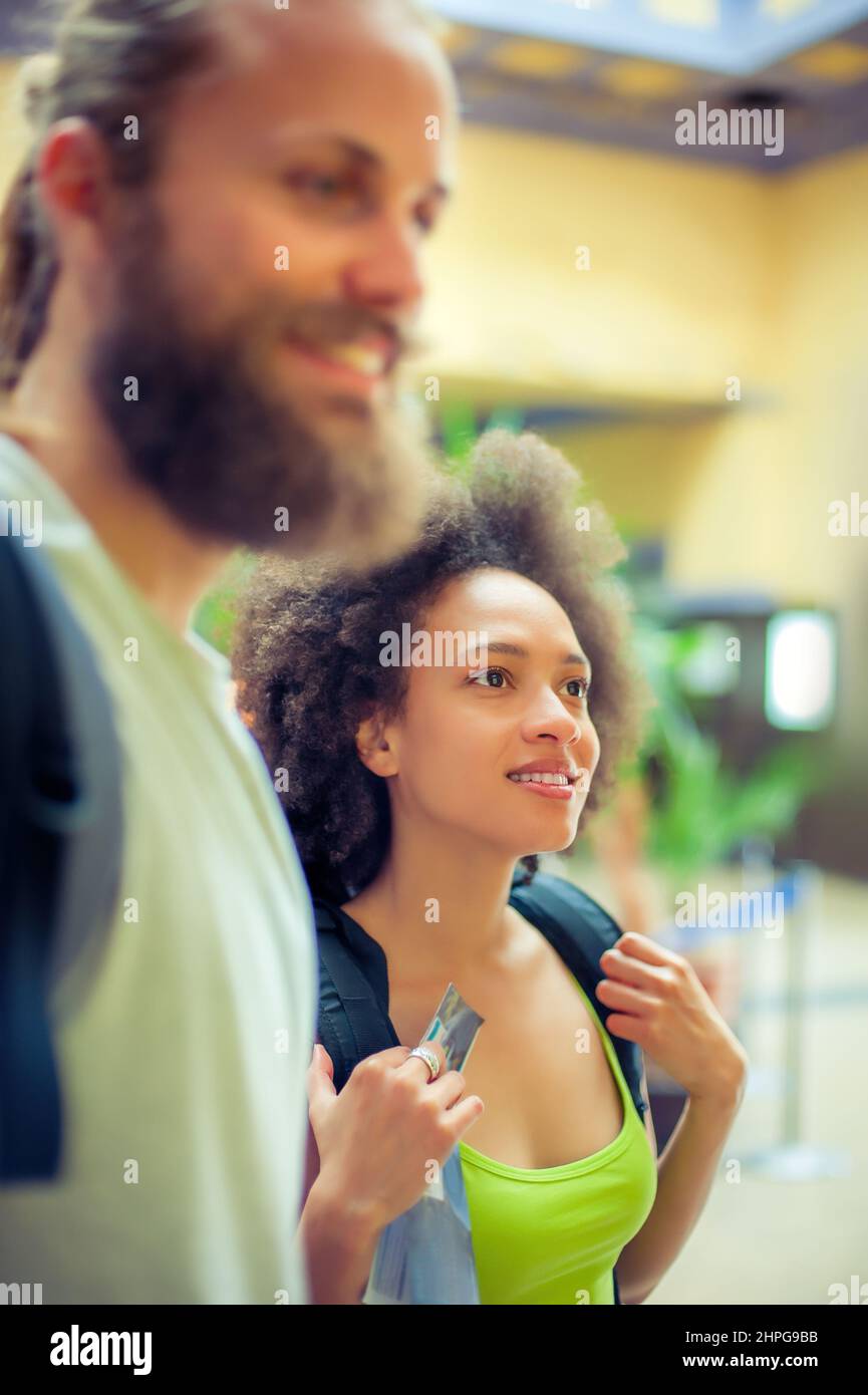 Holding plane tickets hi-res stock photography and images - Alamy