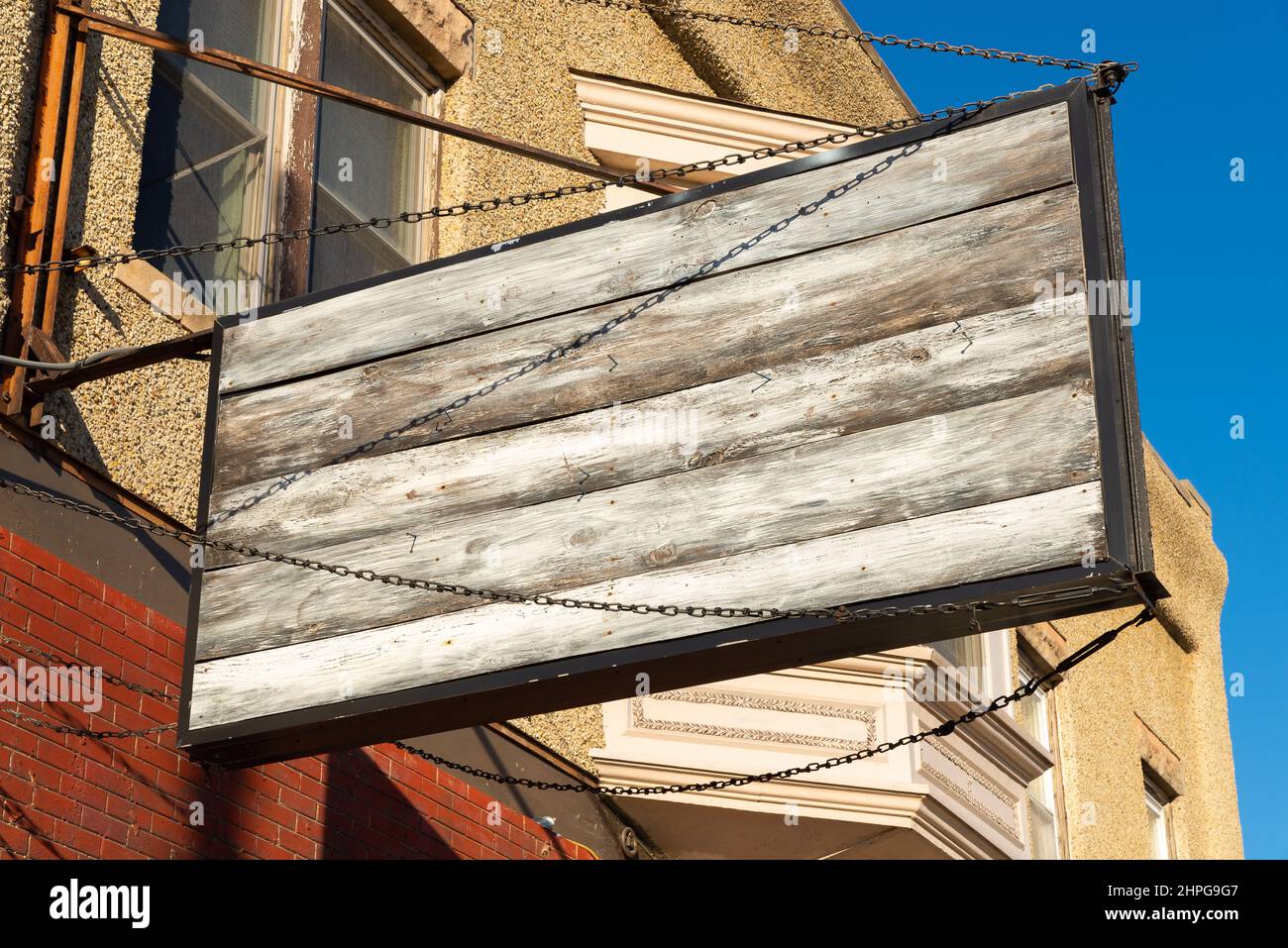 Wood panel storefront hi-res stock photography and images - Alamy