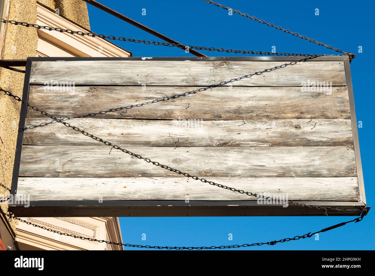 Wood panel storefront hi-res stock photography and images - Alamy