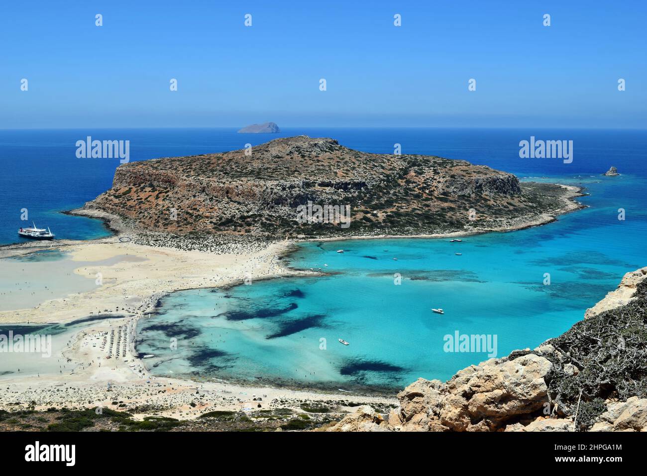 An amazing scenery of Balos lagoon, beaches and turquoise sea on Crete ...