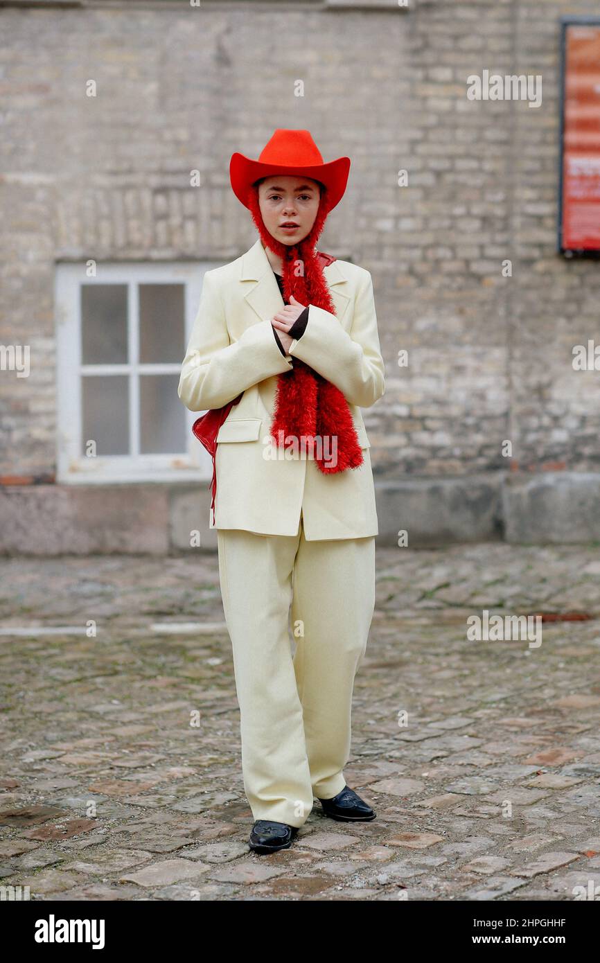 Street style, Emma Fridsell arriving at Copenhagen Fashion week Fall ...
