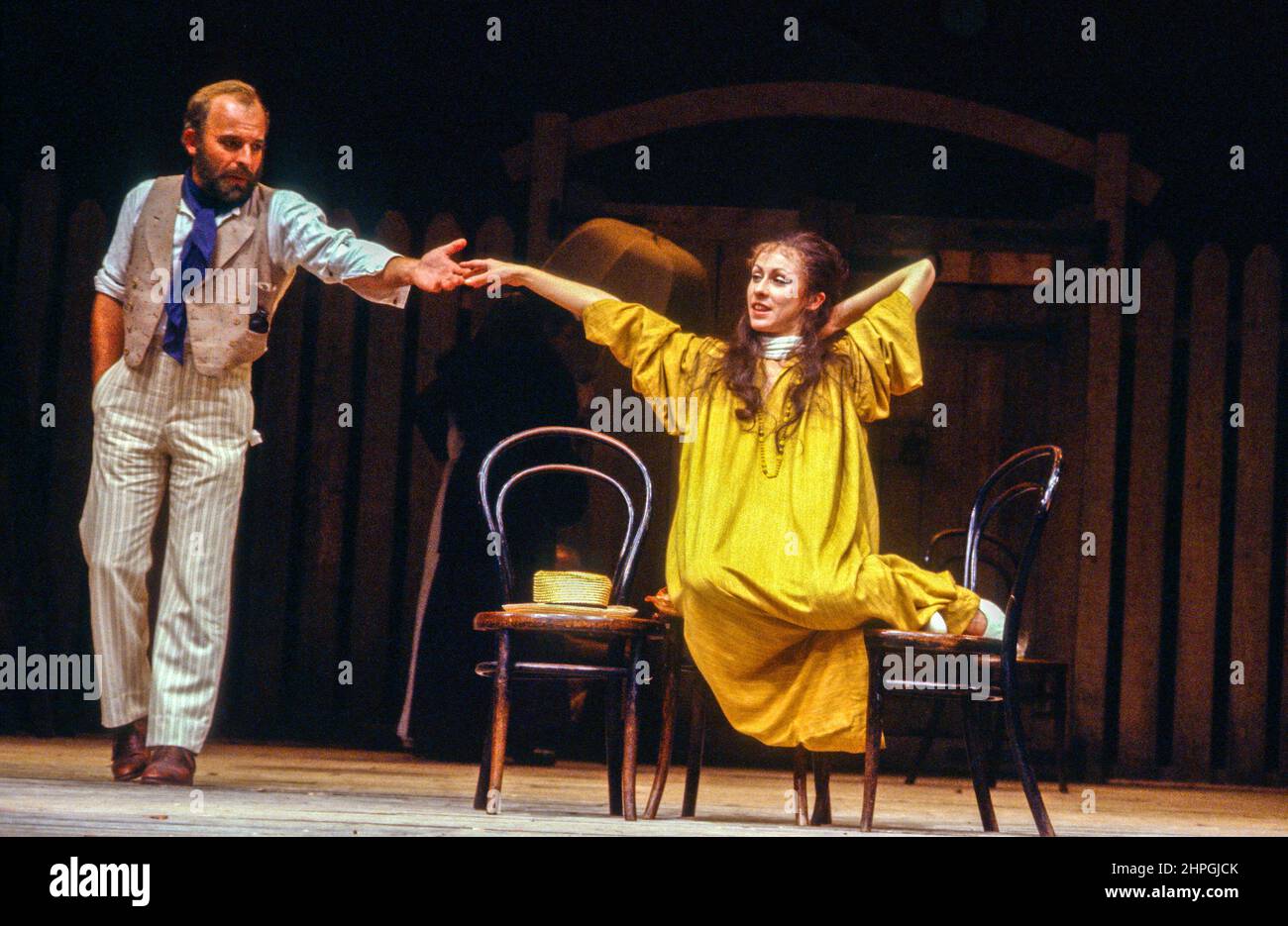 John Shrapnel (Dmitri Sergeyich Vaguin), Carmen du Sautoy (Elyena ...
