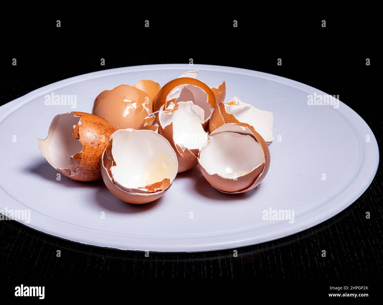 Eggshell membrane hi-res stock photography and images - Alamy