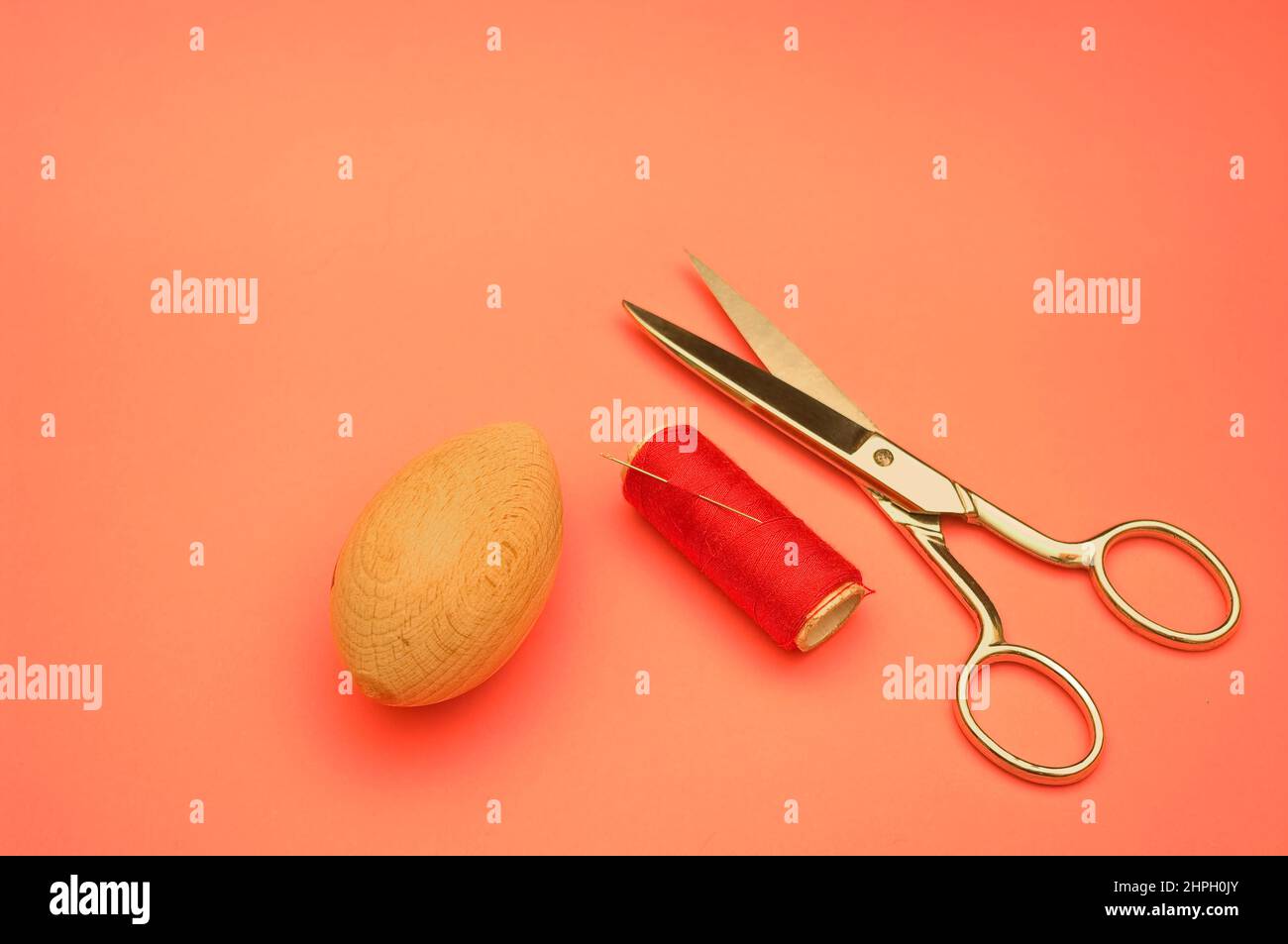 Scissors, thread and sewing egg. repairs clothing arrangements Stock ...