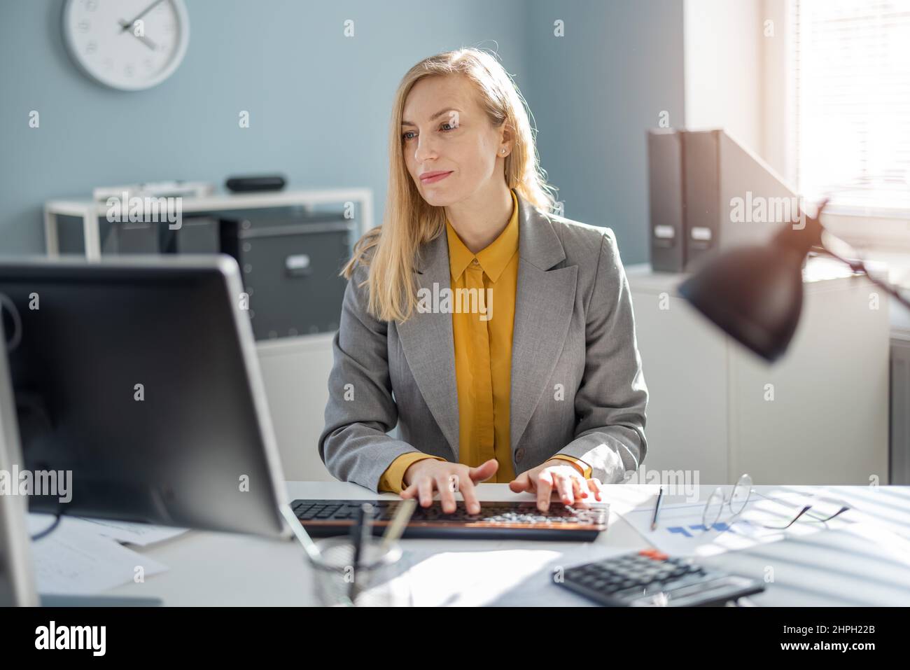 Focused business woman entrepreneur typing hi-res stock photography and ...