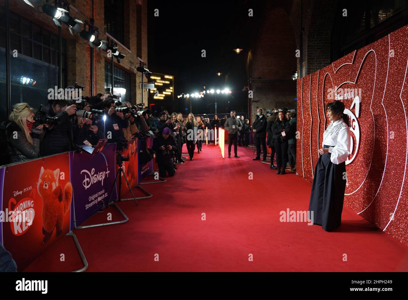Sandra Oh arrives for the gala screening of Disney's Turning Red at ...