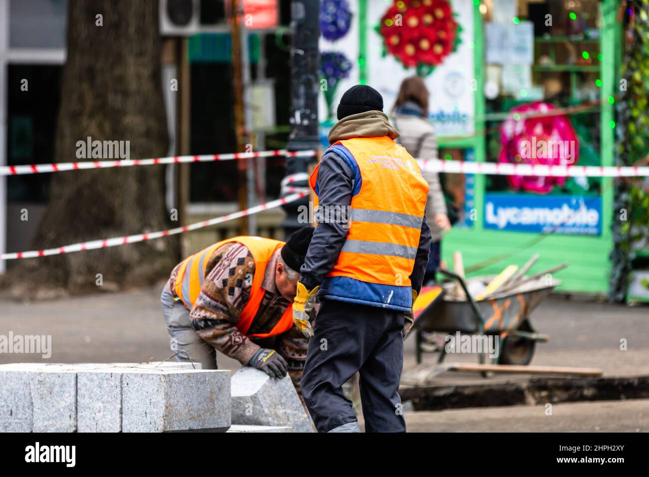 Construction workers in Bucharest, Romania, 2021 Stock Photo - Alamy