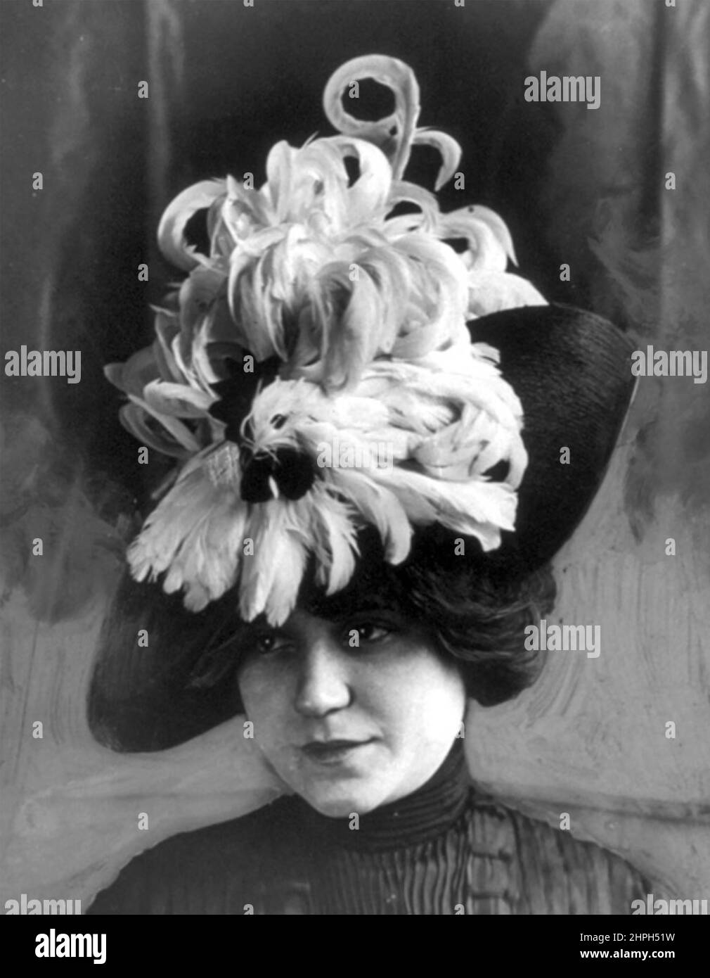 Edwardian hat hi-res stock photography and images - Alamy