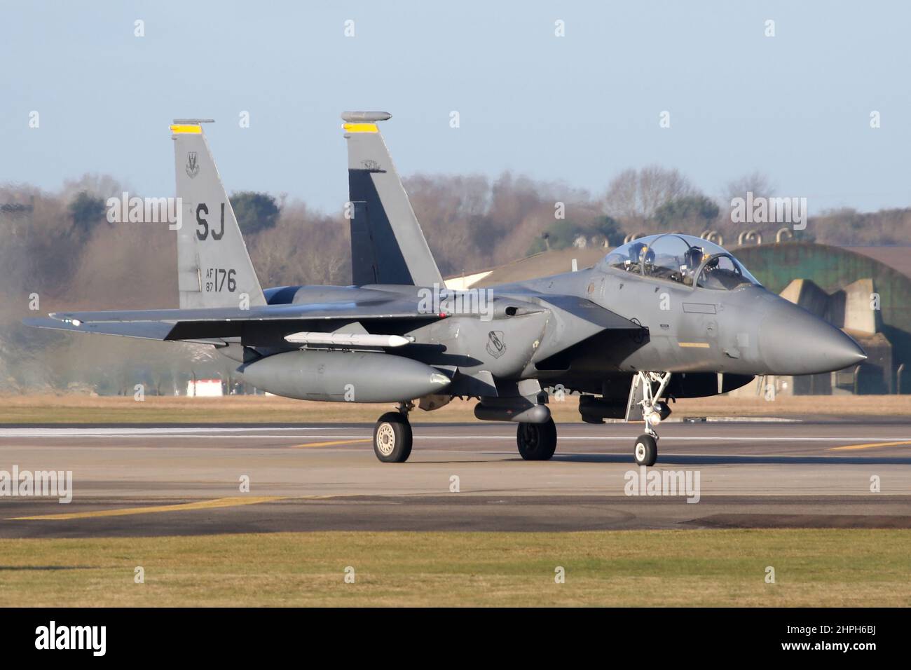F-15E from the 4th Fighter Wing taxiing to the runway at RAF Lakenheath ...