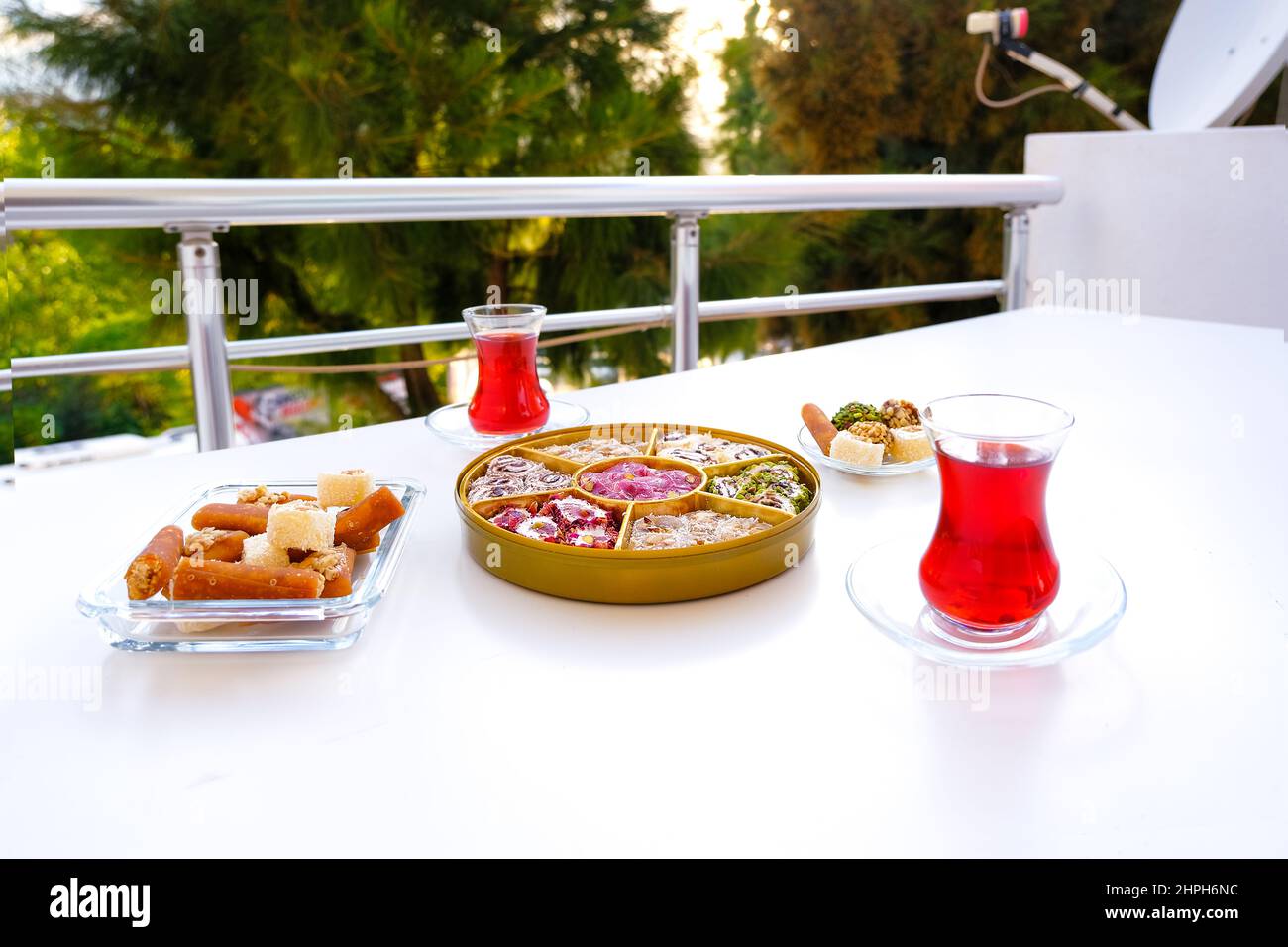 Traditional tea with locum sweets Turkish delight Stock Photo - Alamy