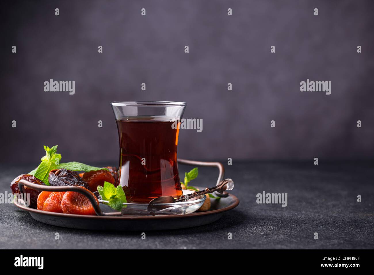 Middle eastern tea tradition hi-res stock photography and images - Alamy