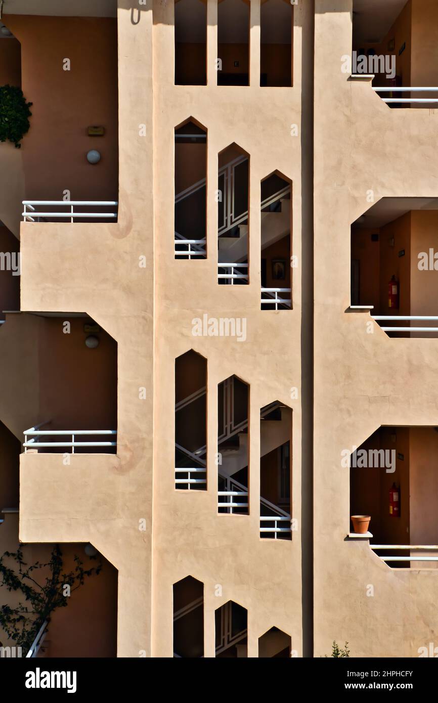 Geometric building design hi-res stock photography and images - Alamy