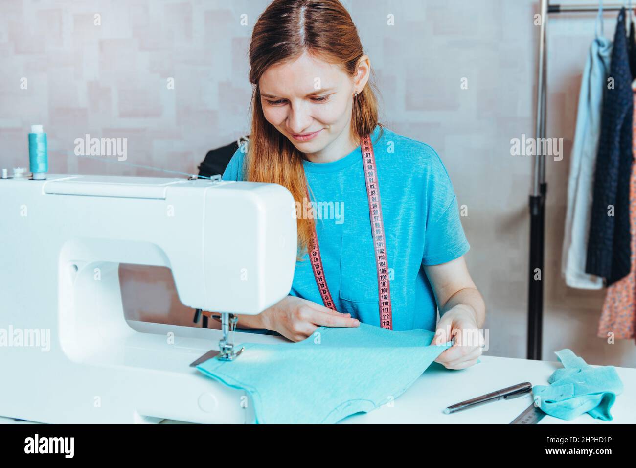 Tailor occupation hi-res stock photography and images - Alamy