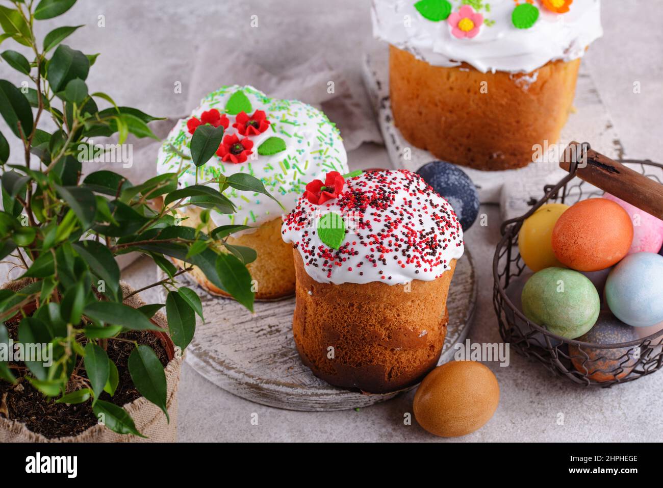 Traditional Ukrainian and Russian Easter cake kulich Stock Photo - Alamy