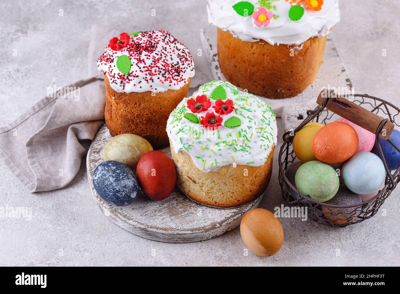 Traditional Ukrainian and Russian Easter cake kulich Stock Photo - Alamy