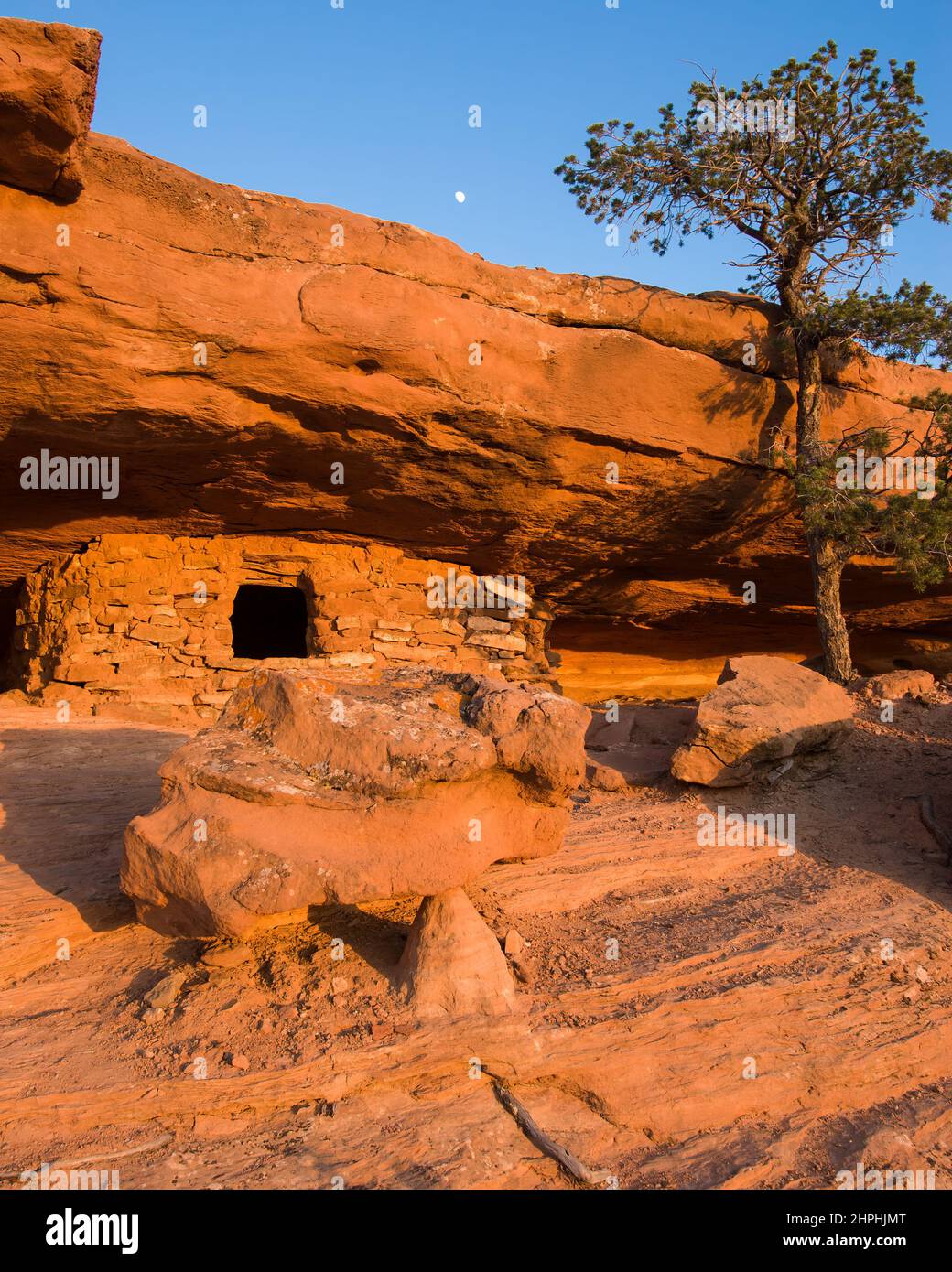 Moonrise over 1000 year-old Native American Ancestral Pueblan ruins at ...