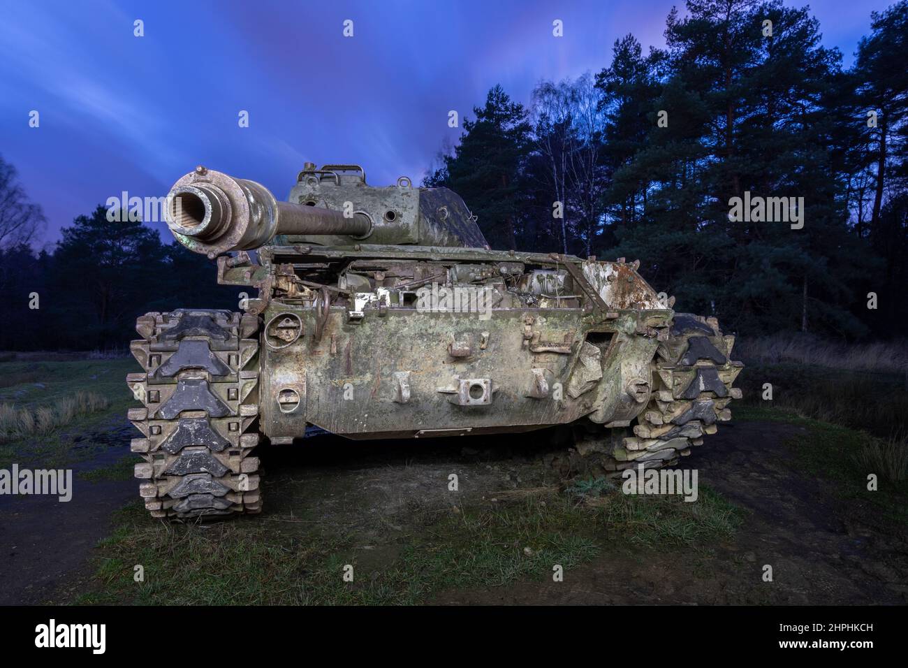 Tank gun dramatic hi-res stock photography and images - Alamy