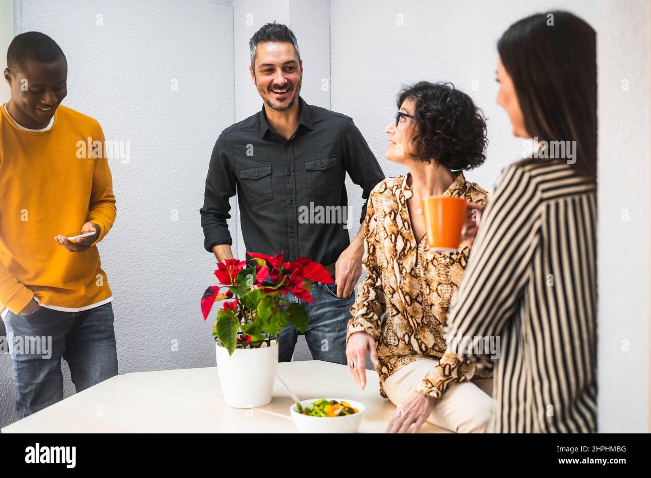 Office lunch room hi-res stock photography and images - Alamy