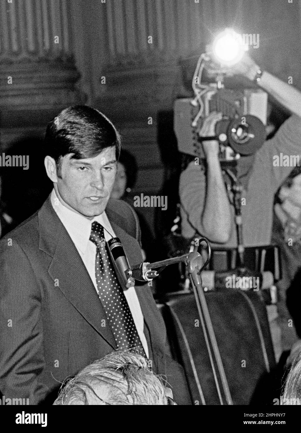 Electronic board news Black and White Stock Photos & Images - Alamy