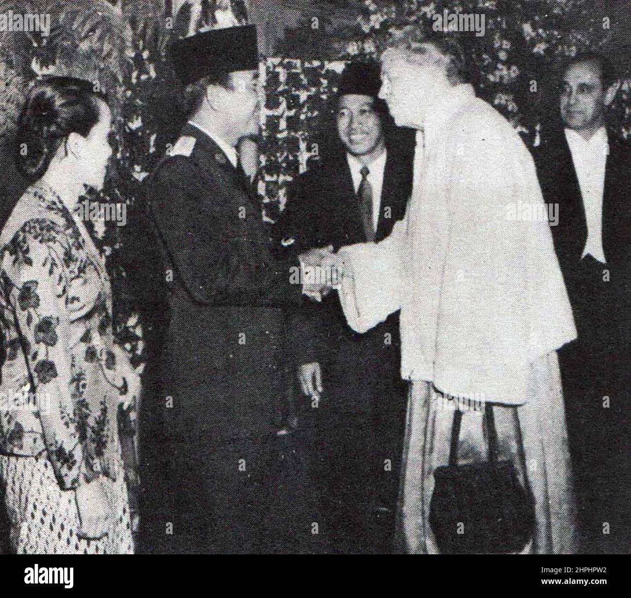 President of Indonesia Sukarno with Eleanor Roosevelt ca. 1956 Stock ...