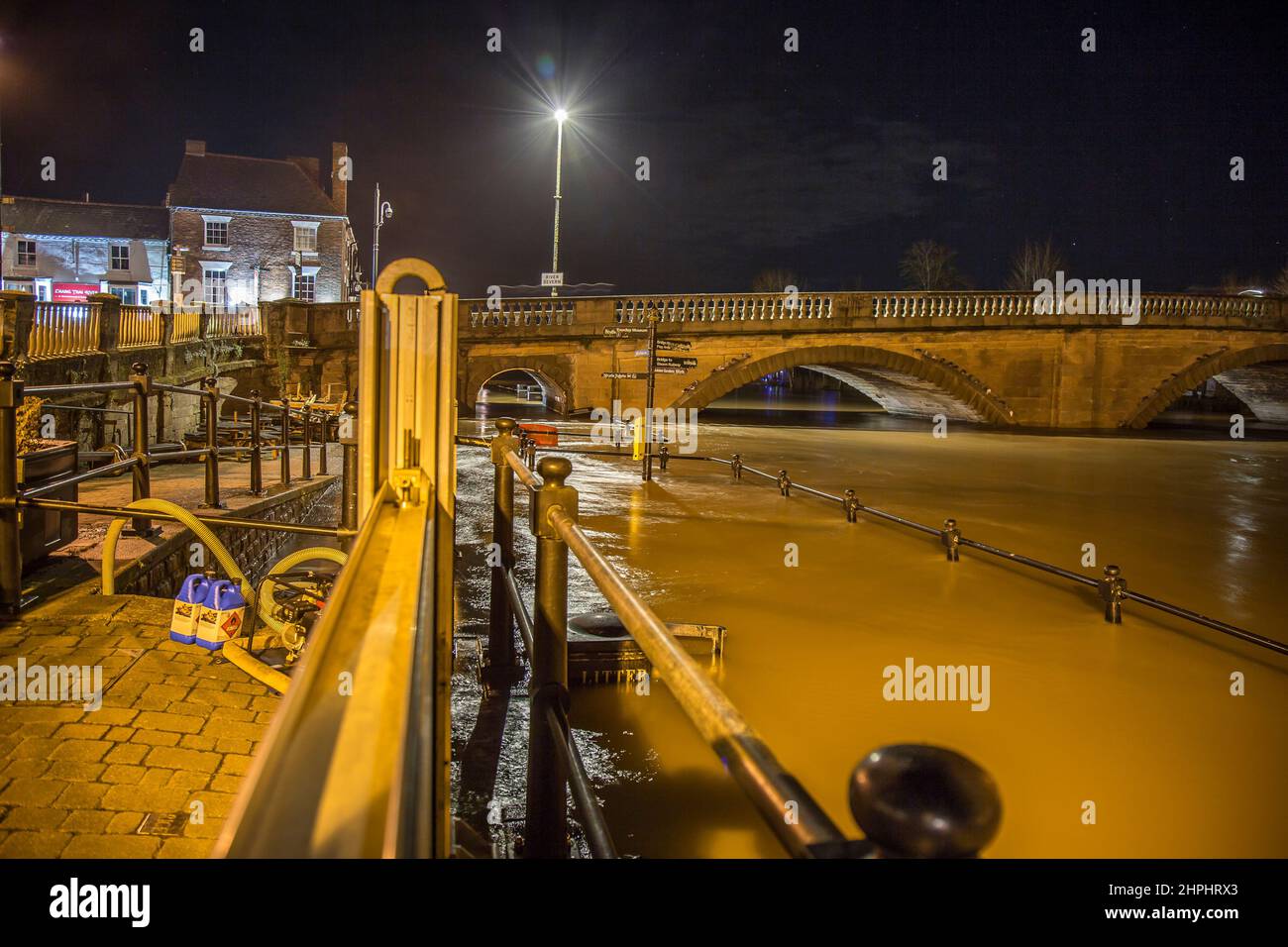 Bewdley UK. 21st February, 2022. The Environment Agency has issued a ...