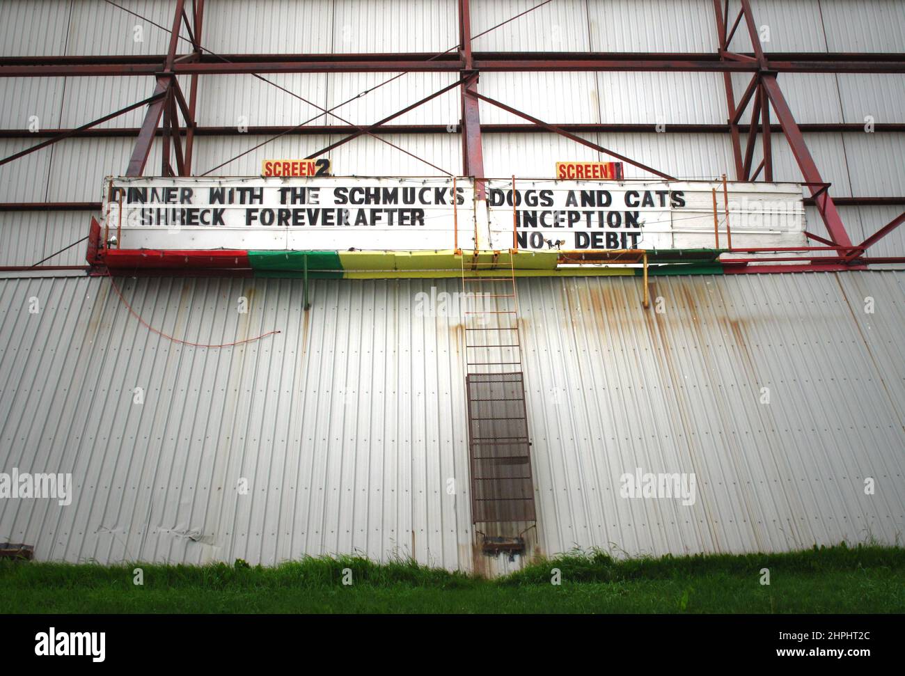 Drive in theatre sign hi-res stock photography and images - Alamy