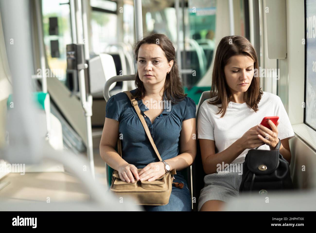 City appearance and bus hi-res stock photography and images - Alamy