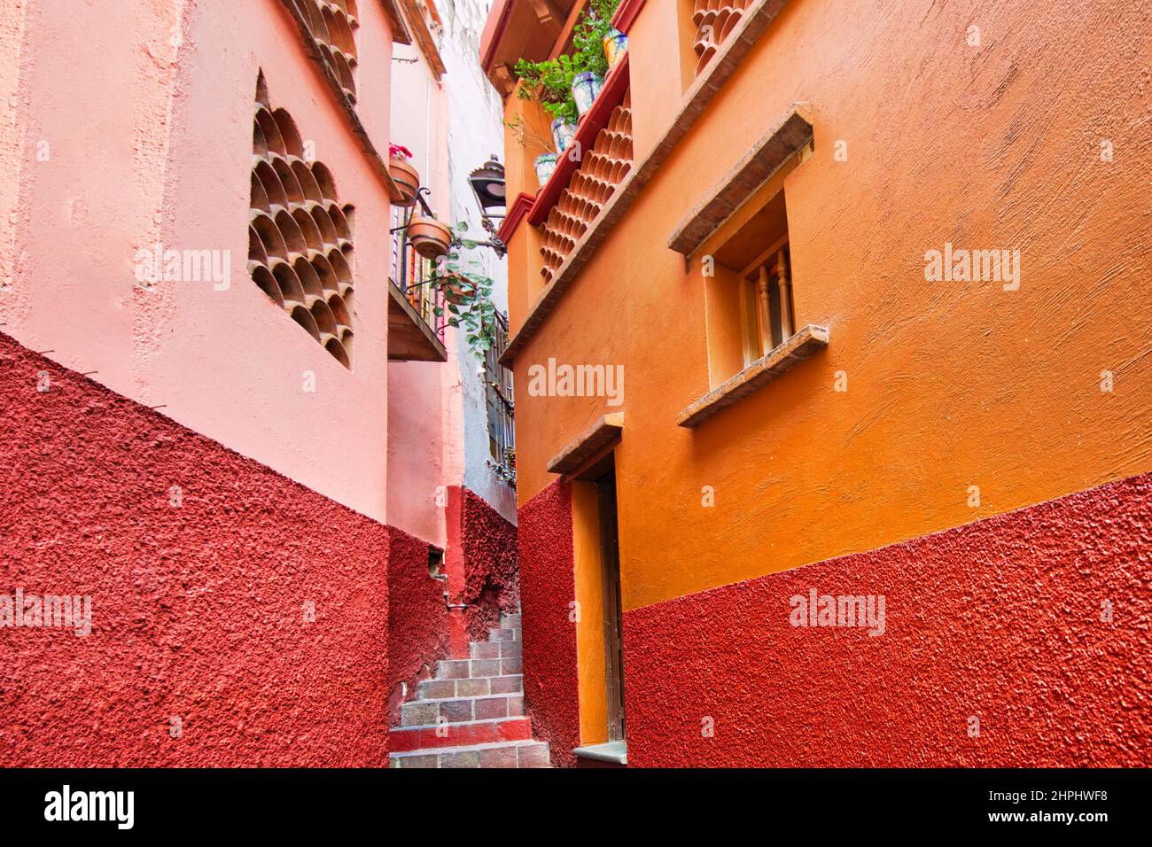 Guanajuato, famous Alley of the Kiss (Callejon del Beso Stock Photo - Alamy