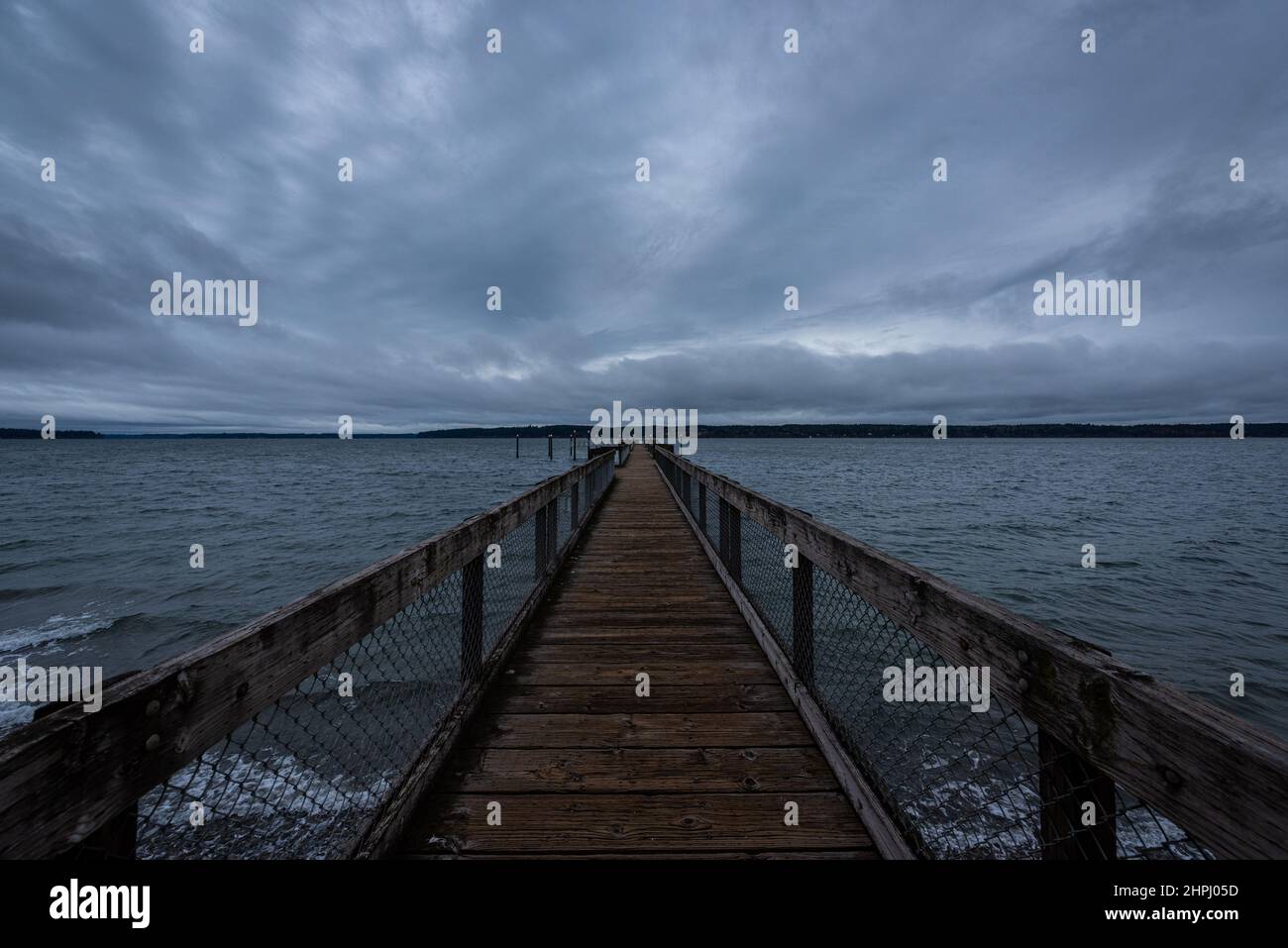 Dramatic overcast hi-res stock photography and images - Alamy
