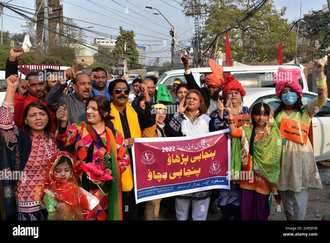 Lahore, Pakistan. 21st Feb, 2022. Pakistani members of Civil Society ...