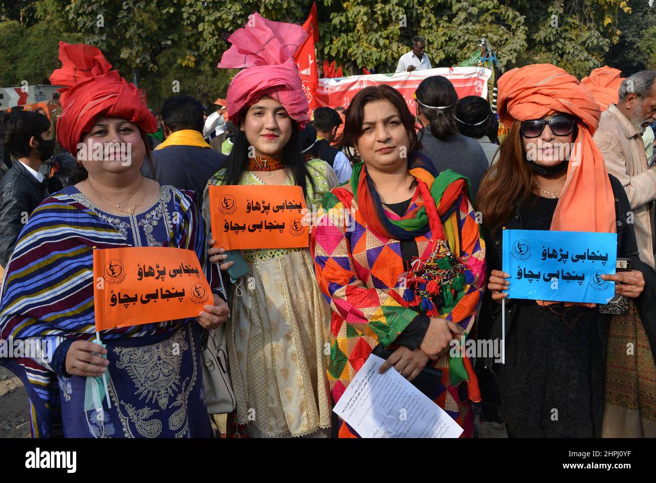 Lahore, Pakistan. 21st Feb, 2022. Pakistani members of Civil Society ...