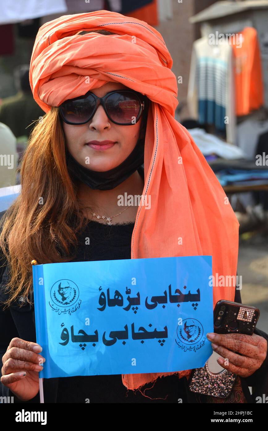 Lahore, Punjab, Pakistan. 21st Feb, 2022. Pakistani members of Civil ...