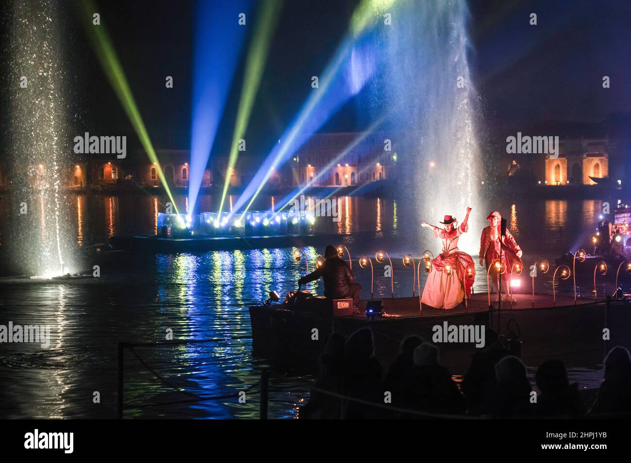 Performers wearing ancient dresses seen dancing during the Venice ...