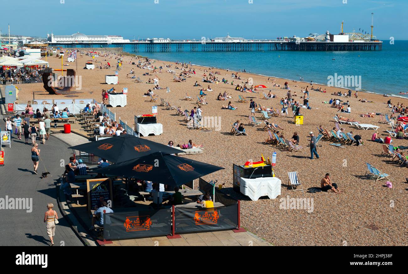 Brighton seafront bars hi-res stock photography and images - Alamy
