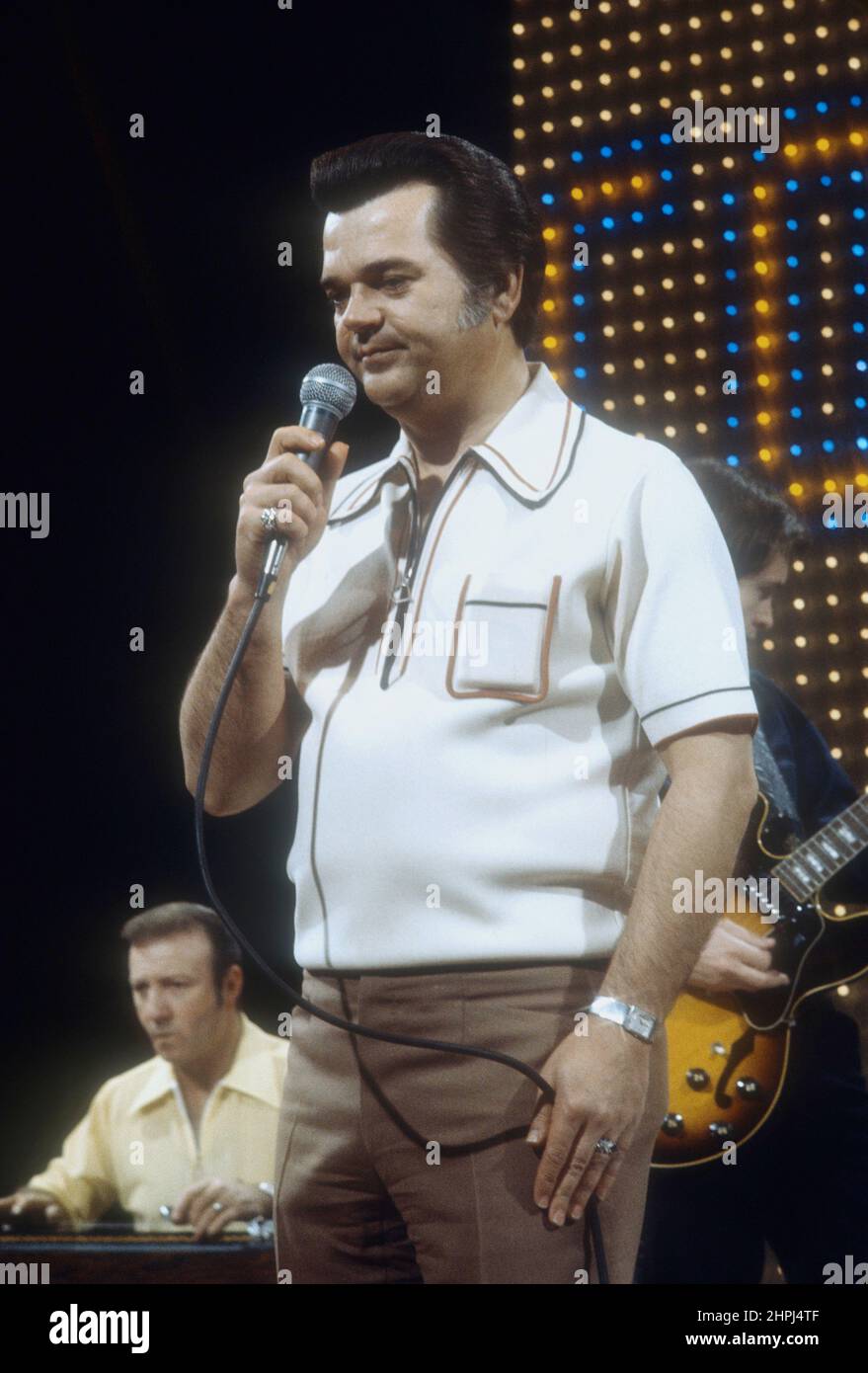 Twitty hi-res stock photography and images - Alamy