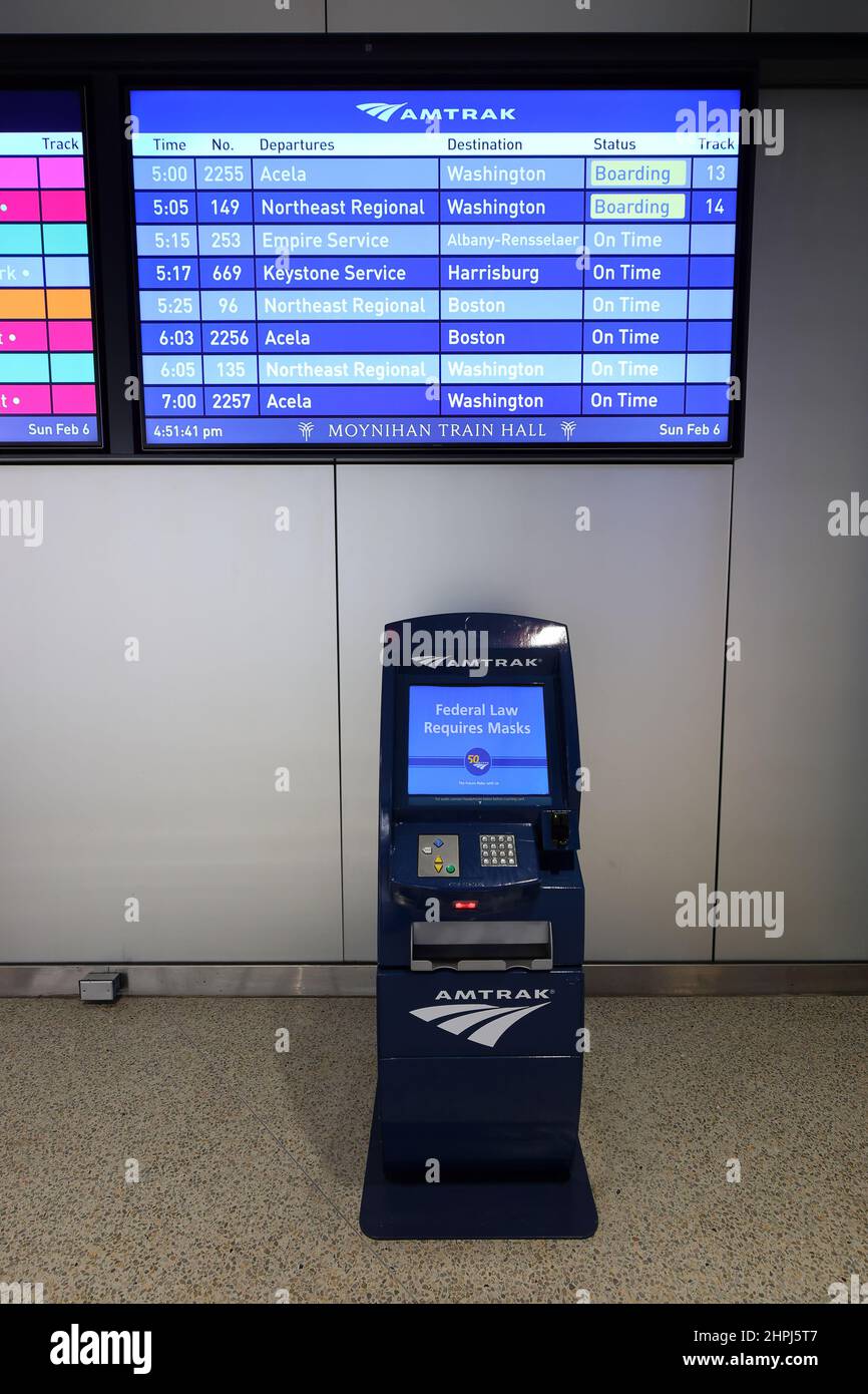 Kiosk hi-res stock photography and images - Alamy