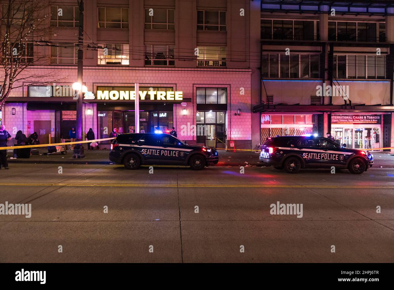 Bon marche building macy's seattle hi-res stock photography and images ...