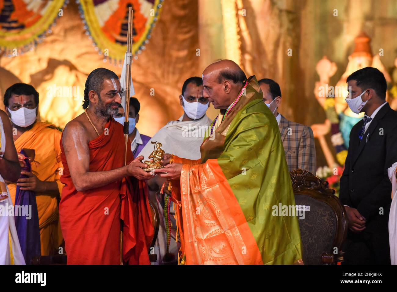 Ramanuja Statue of Equality dedication, Chinna Jeeyar Swamy gifting ...