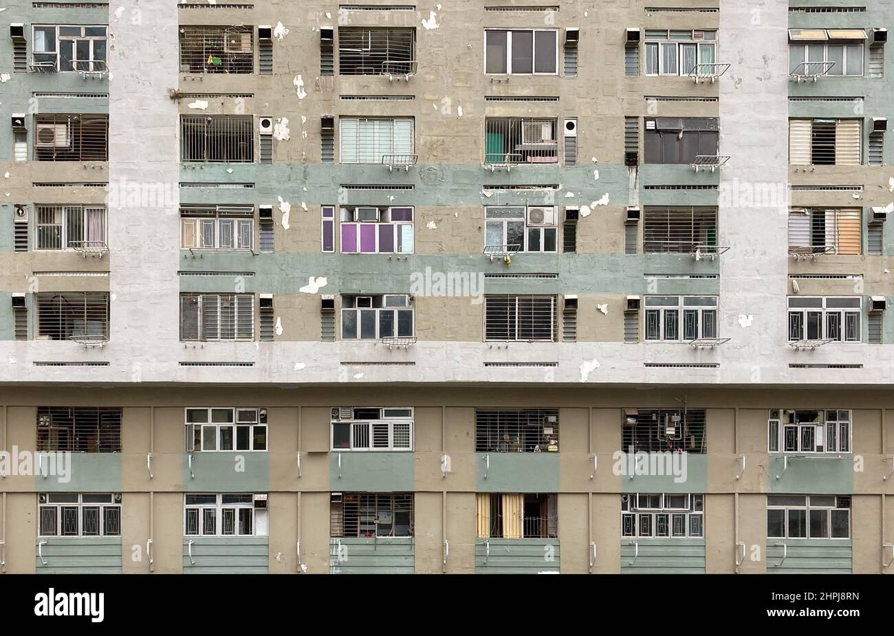 Old exterior of a high rise apartment building in Hong Kong Stock Photo ...