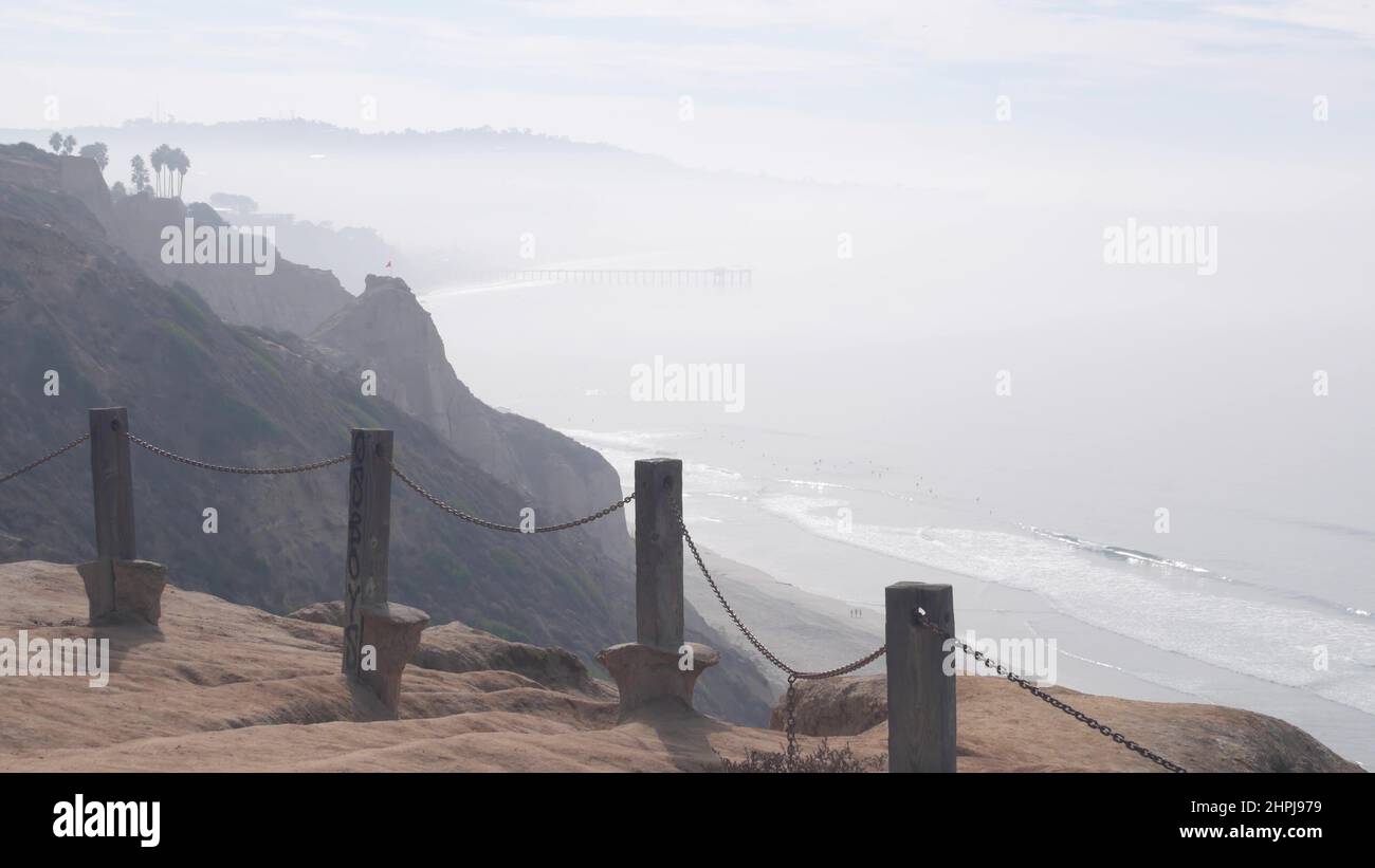 Looped Chain High Resolution Stock Photography and Images - Alamy