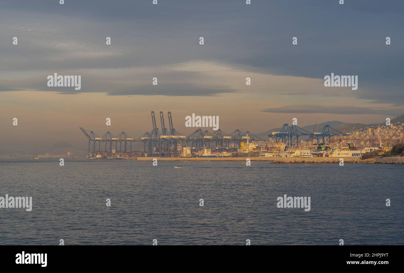 The industrial shipyard of Perama,at Pireaus,Greece Stock Photo - Alamy