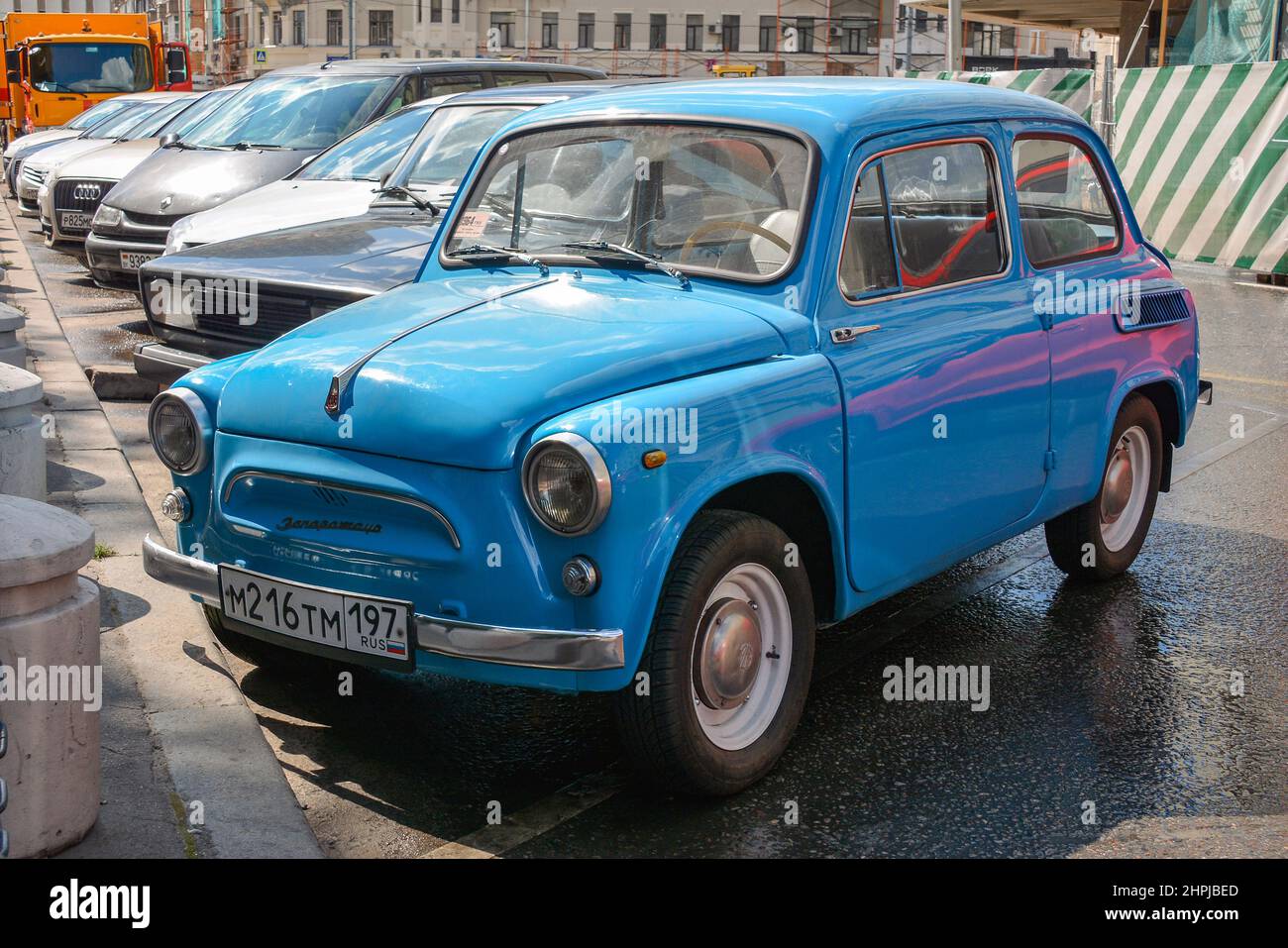 Car parking style hi-res stock photography and images - Alamy