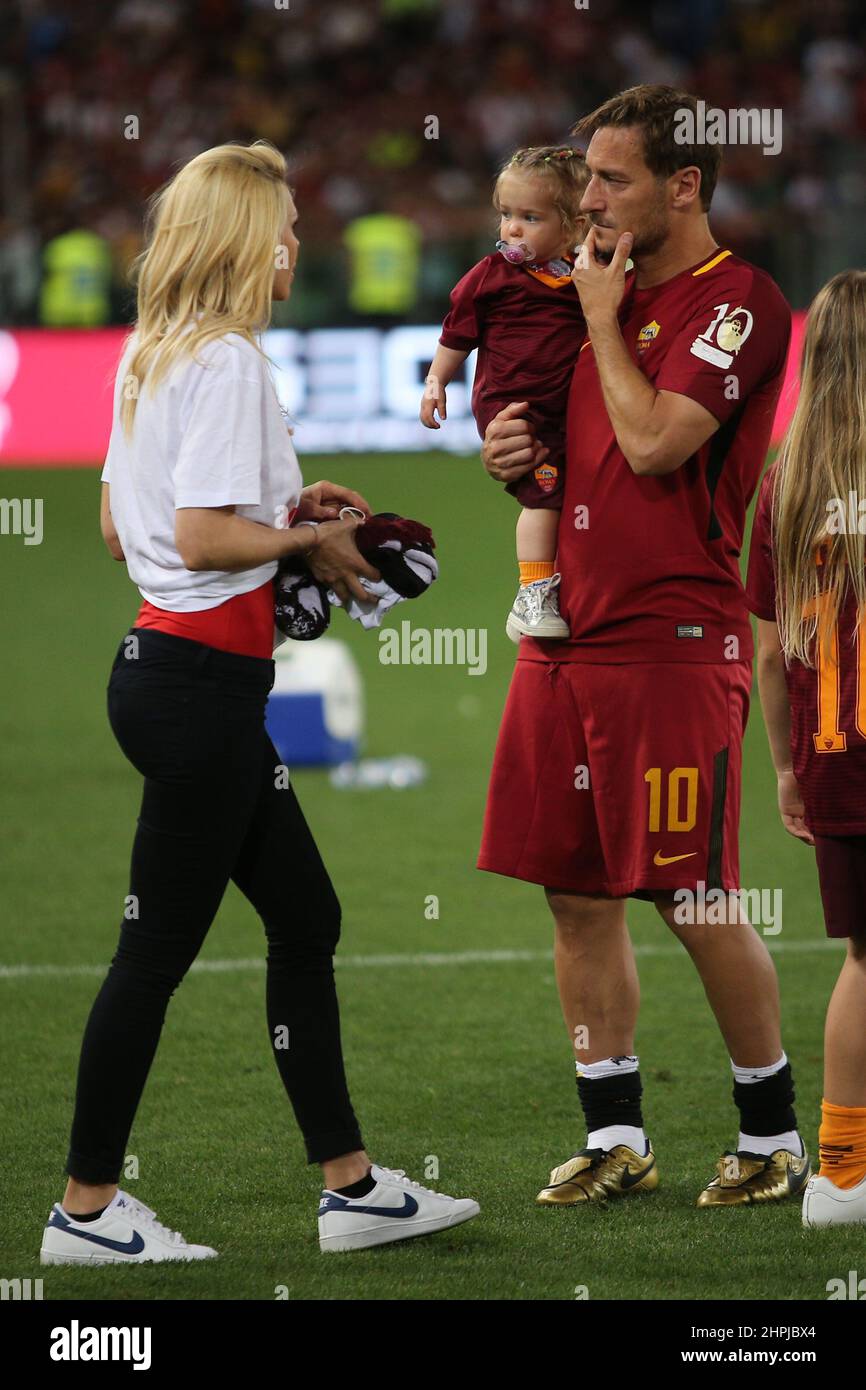 Roma, Stadio olimpico, Serie A tim As Roma vs Genoa: Francesco Totti at ...