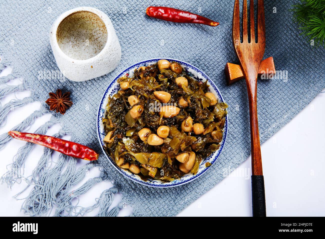 Meigan cai peanuts hi-res stock photography and images - Alamy