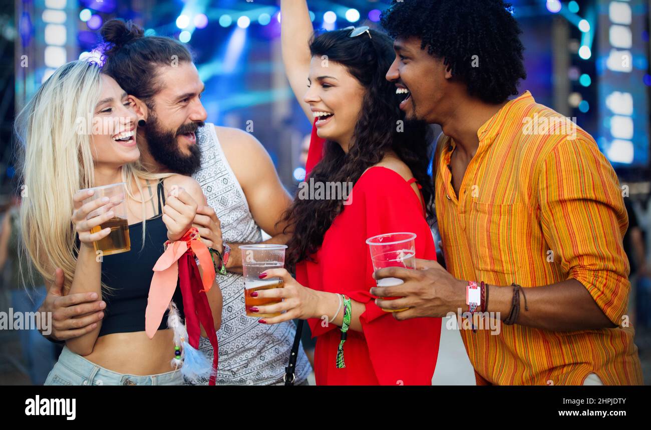 Night club partying girls hi-res stock photography and images - Alamy