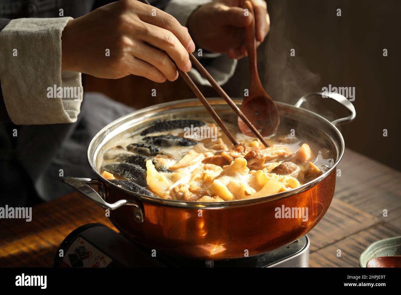 Poon choi hi-res stock photography and images - Alamy