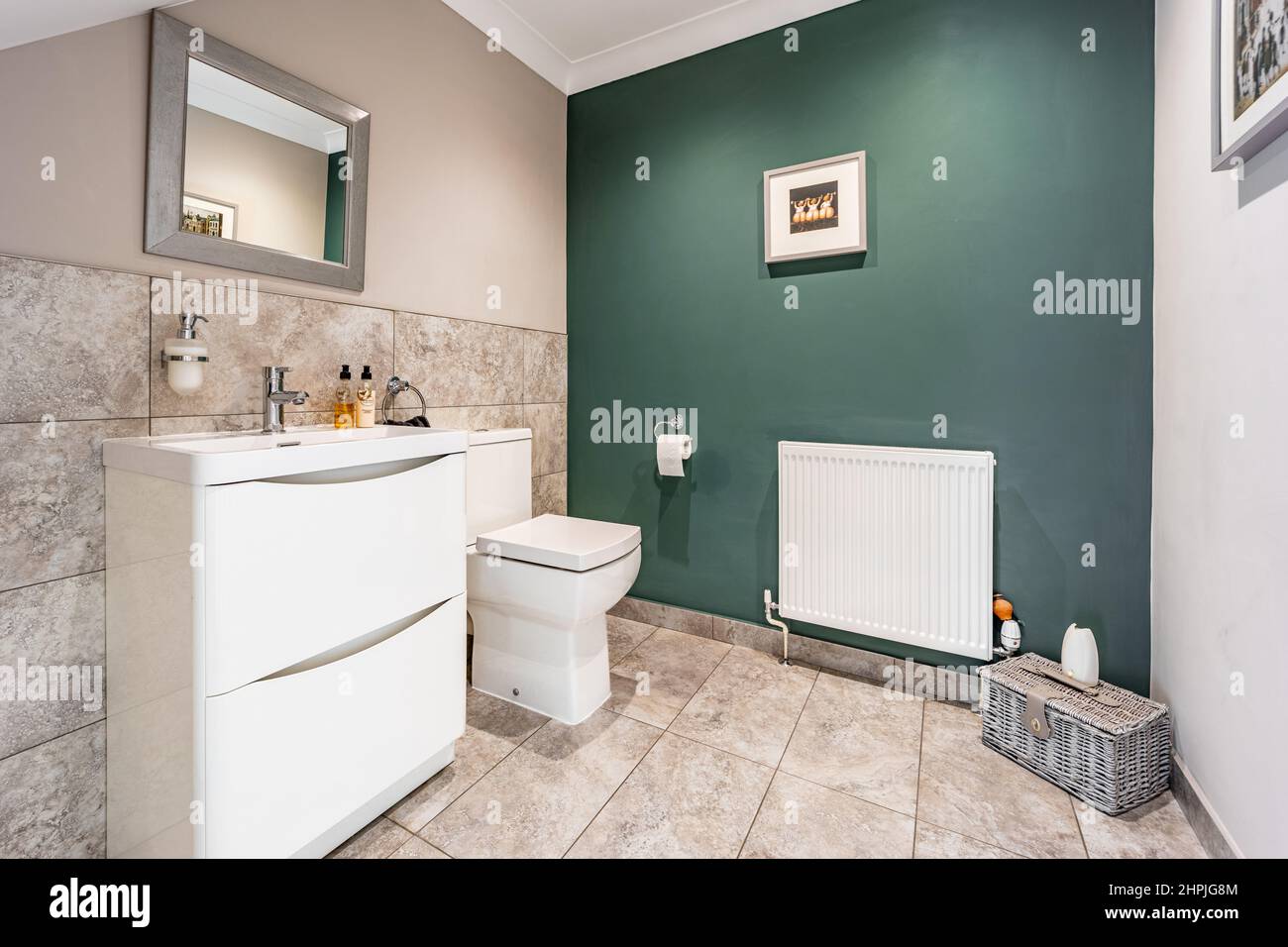 Bathroom tiles hi-res stock photography and images - Alamy