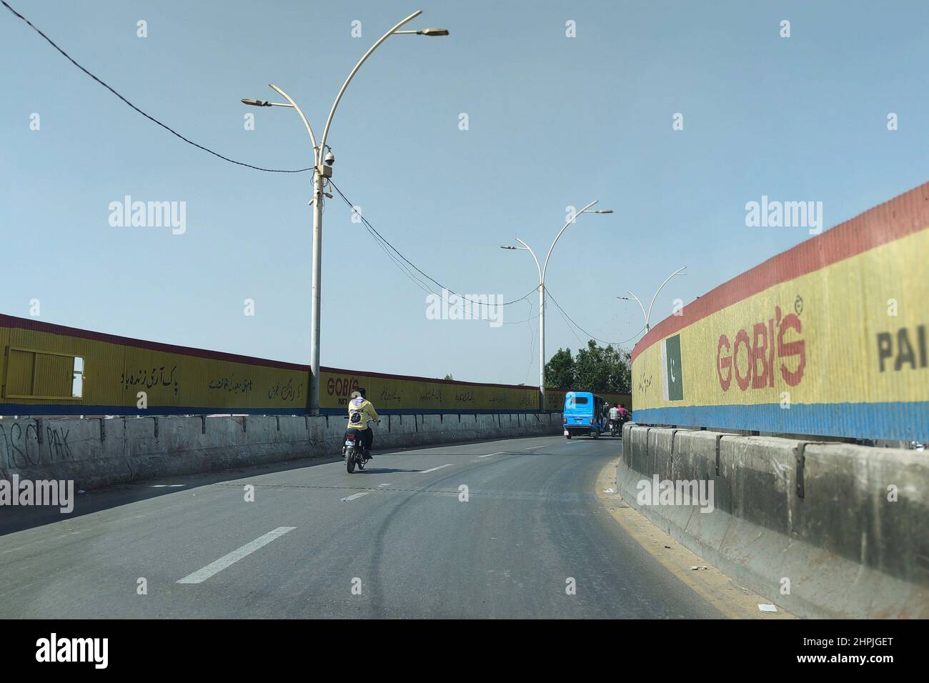 Karachi city Roads and Traffic Stock Photo - Alamy