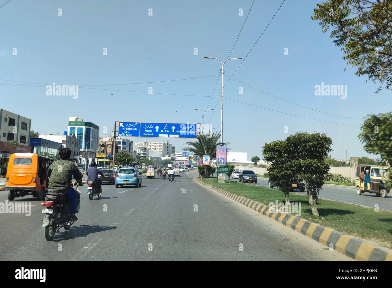 Karachi city Roads and Traffic Stock Photo - Alamy