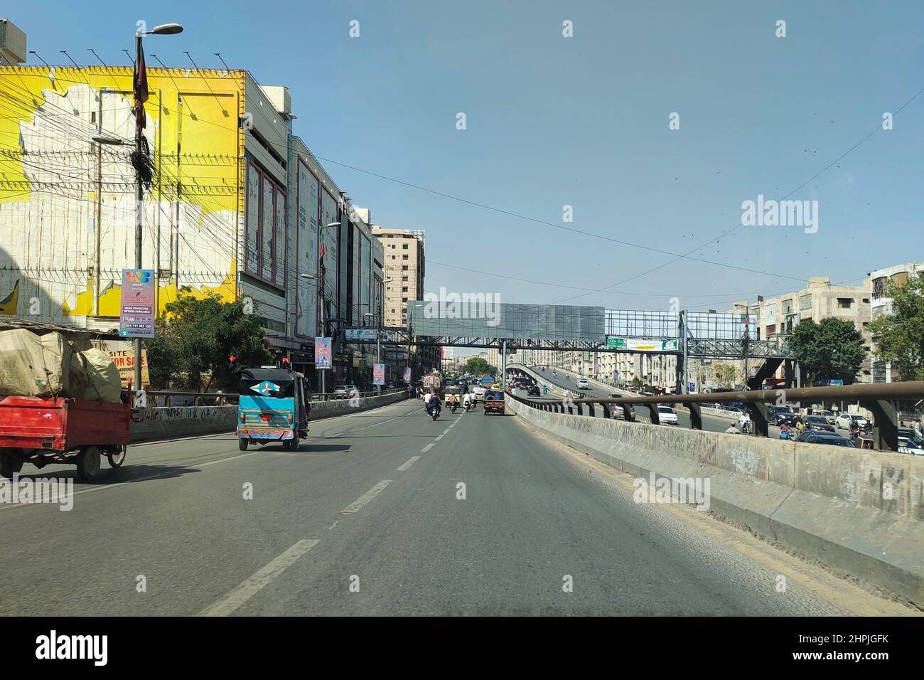 Karachi city Roads and Traffic Stock Photo - Alamy